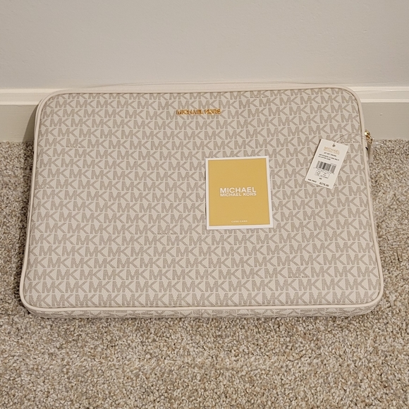 Michael Kors | Bags | Michael Kors Cream Jet Set Logo Stripe 3 Inch ...